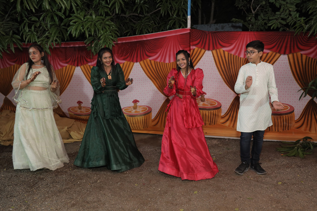 bajrang studio amba 2231 — Postimages