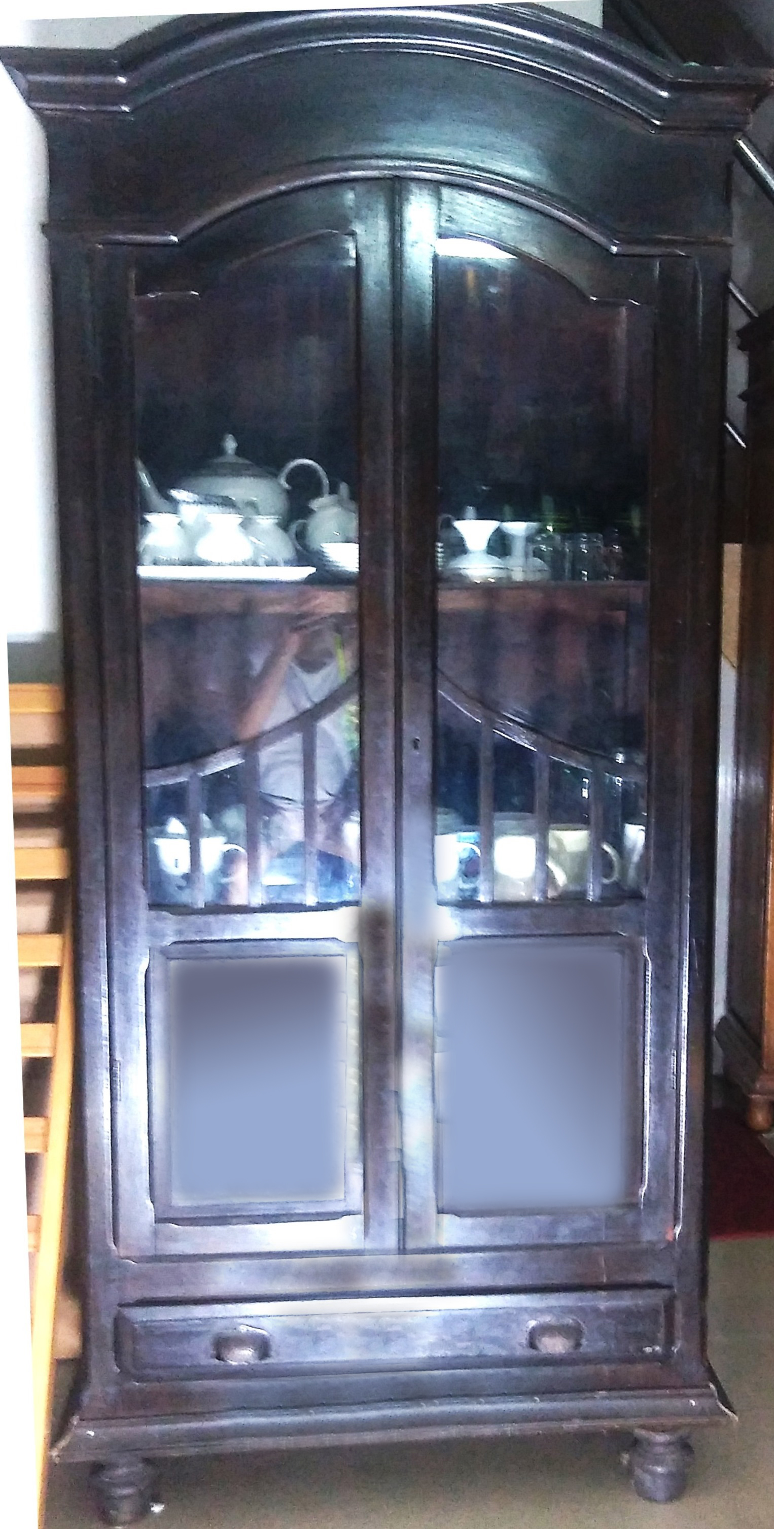 black cabinet — Postimages