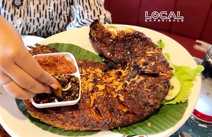 Itinerary Kulineran di Cobek Ayam Penyet Medan, Jajal Aneka Menu ...