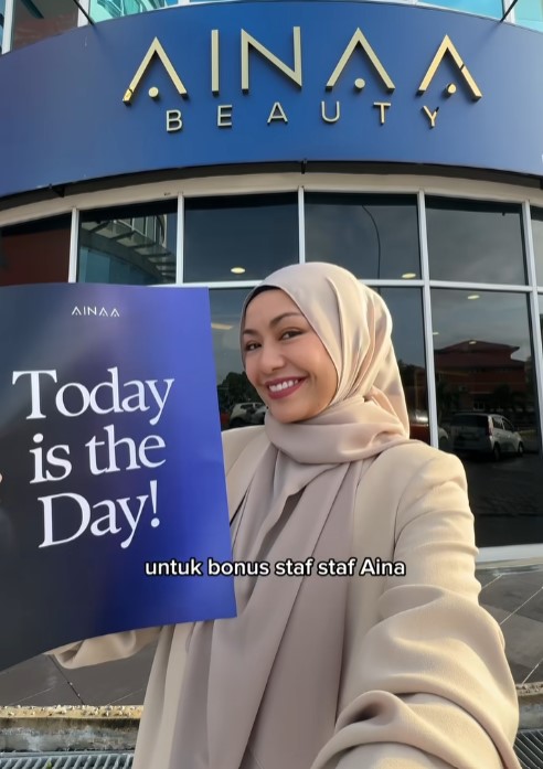 Syafiqah Aina Umum Bonus 3 Bulan Gaji & Tiket Umrah Untuk Semua Staf. Wow!