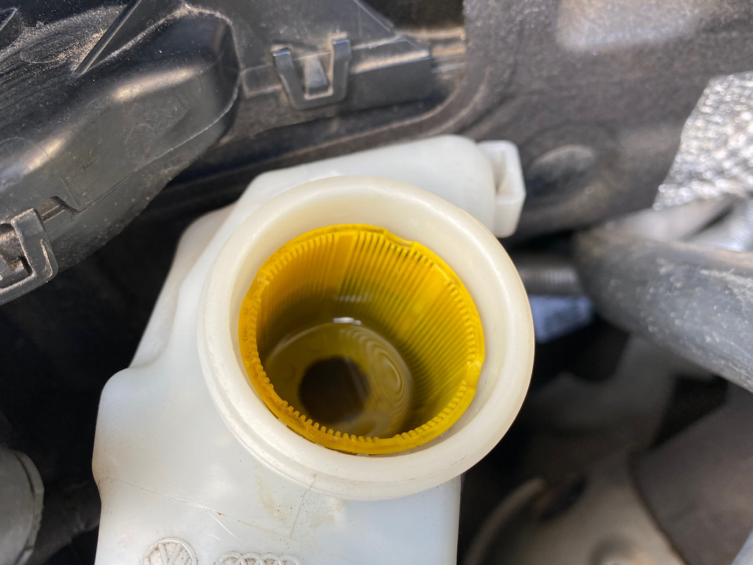 Mk7 gti brake fluid store