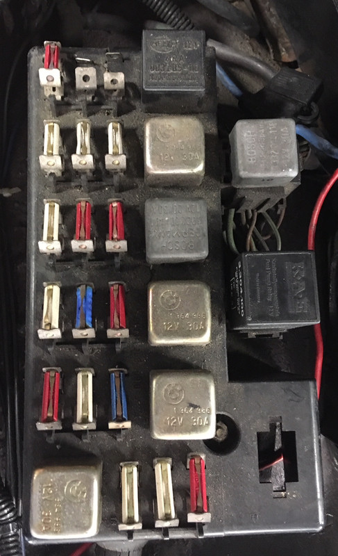 BMW 320 Fuse Box — Postimages