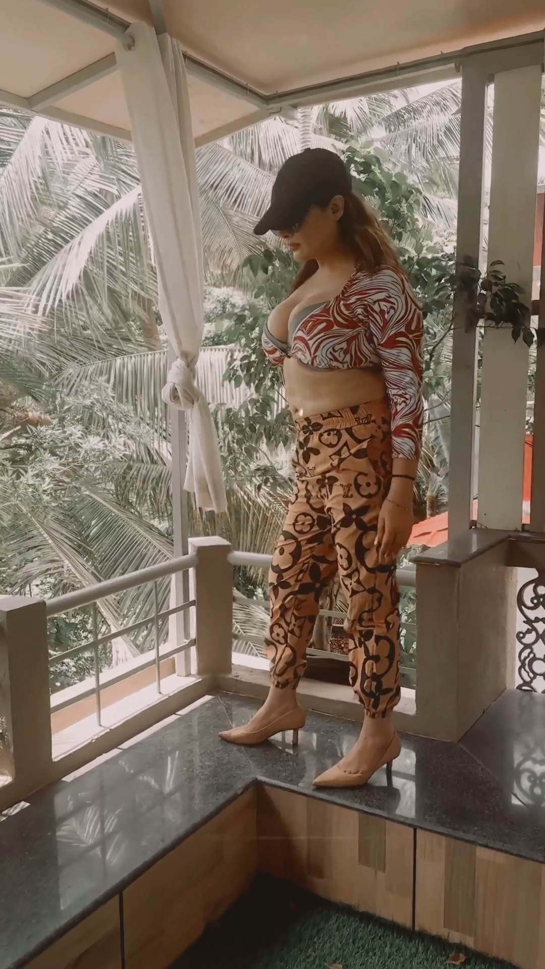 298 k mp4 snapshot 00 33 [2023 11 22 21 33 01] — Postimages