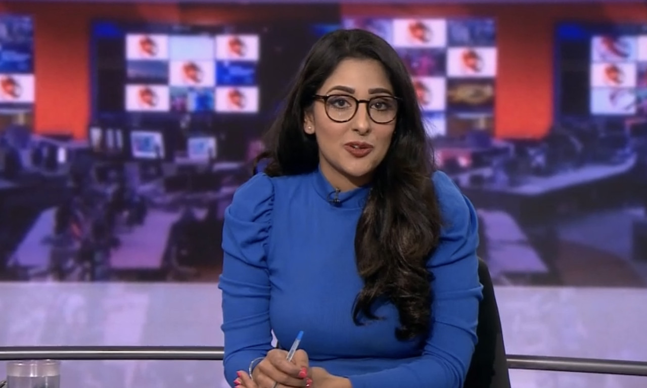 239 DA24 C 9 F65 4 D20 A551 711453 F203 A7 — Postimages