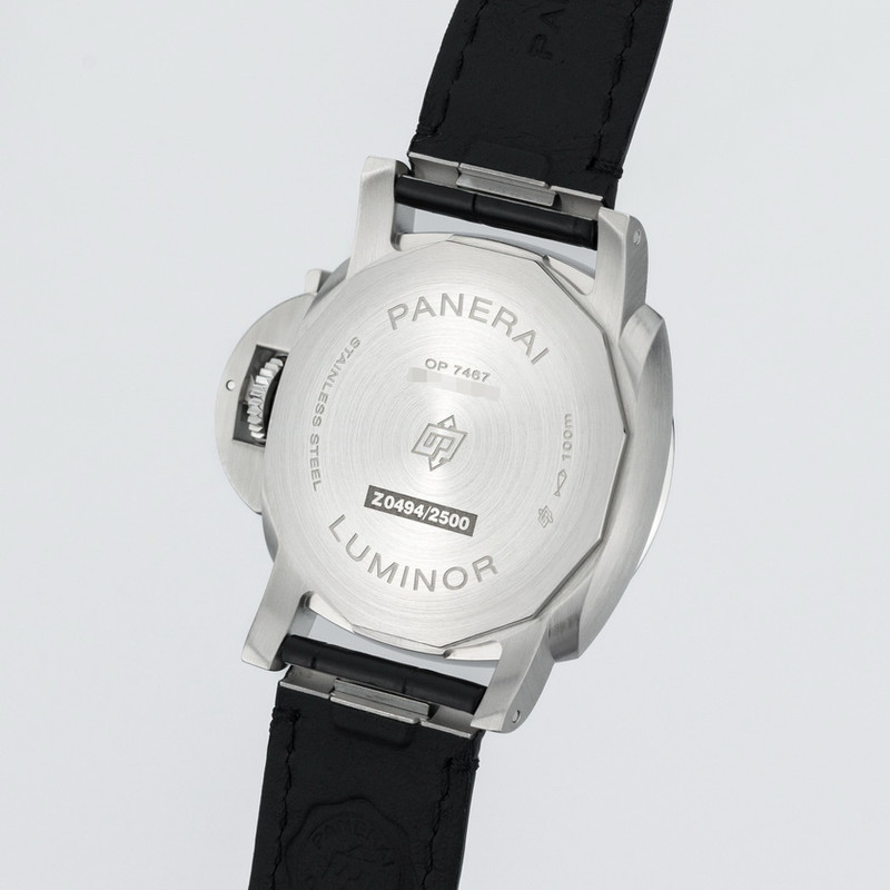 Panerai Luminor Quaranta PAM01372 3 — Postimages