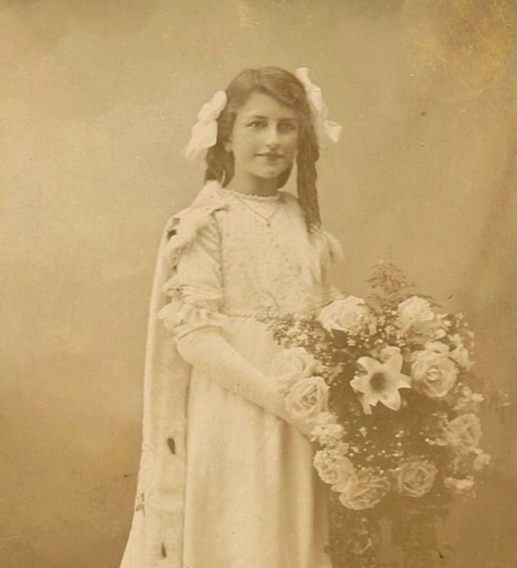 1913 Bootle May Queen — Postimages