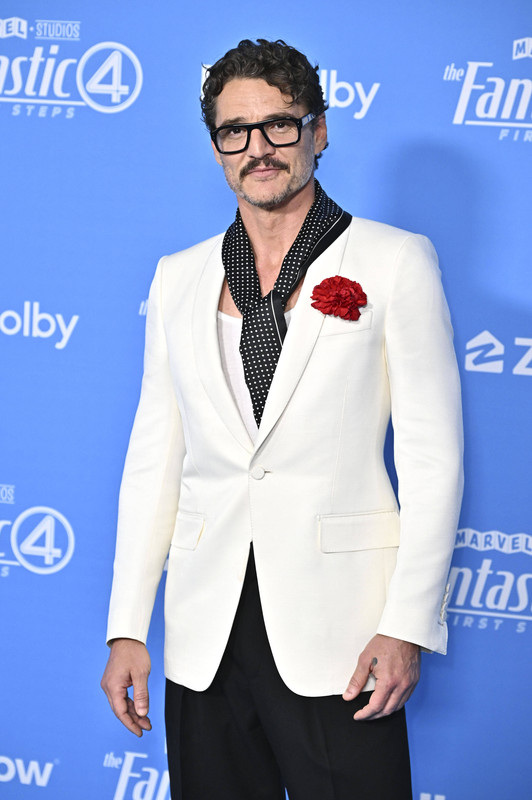Pedro Pascal 050 — Postimages