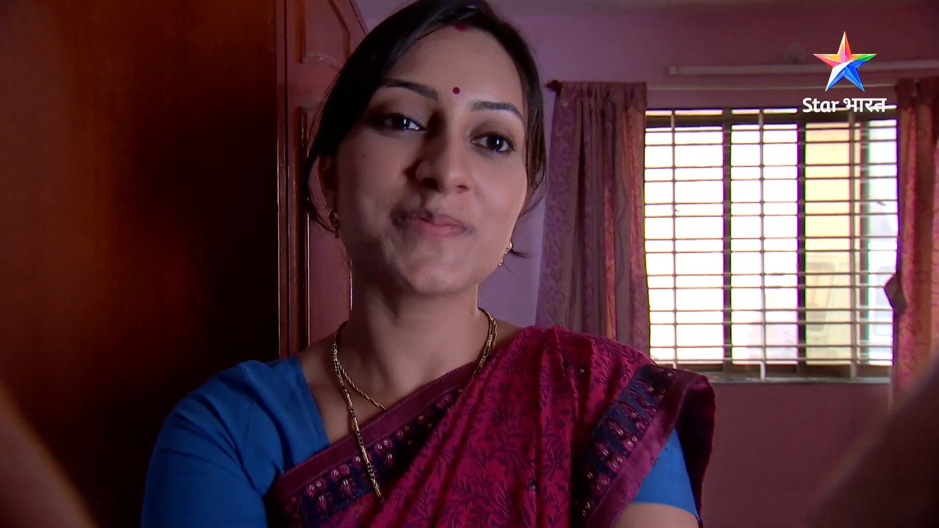 Sexy Lady hot saree scenes crime series mp4 snapshot 00 27 334 — Postimages