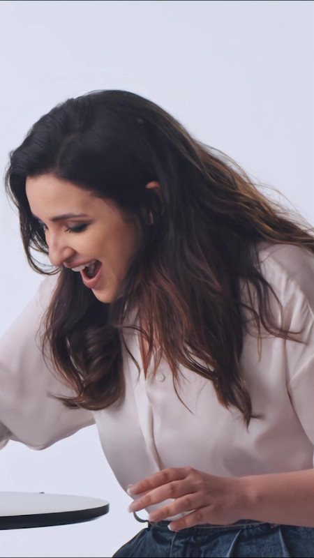 Parineeti Chopra WEIRD THINGS 28 — Postimages