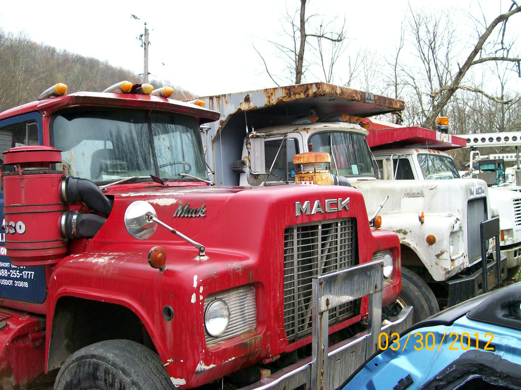 lot 2 2 R600s red white — Postimages