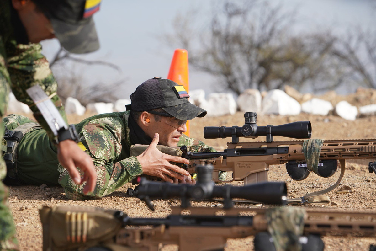 Fuerzas Comando Chile Sniper Event A060 — Postimages
