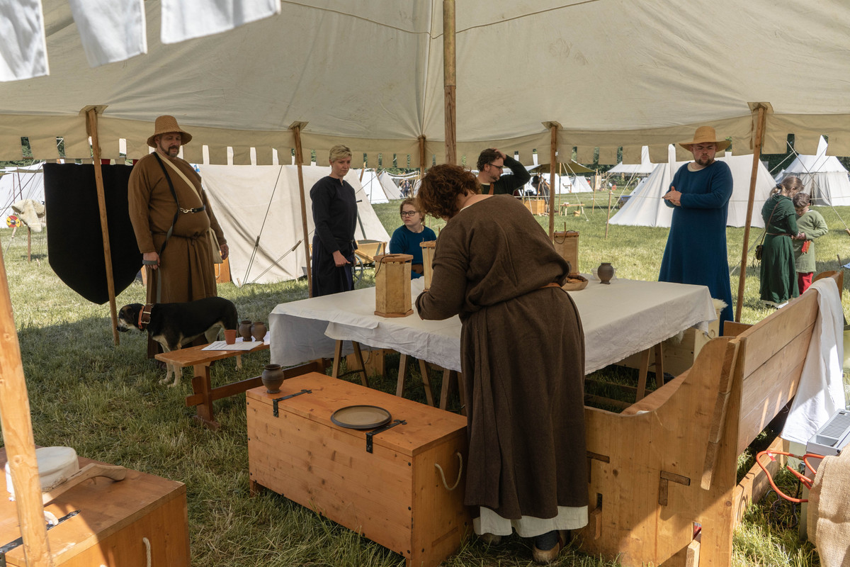 WO 1329 — Postimages