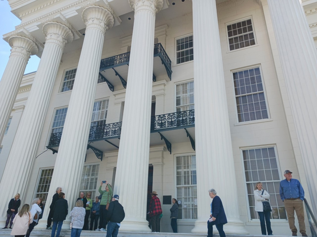 Capitol 1 Front — Postimages