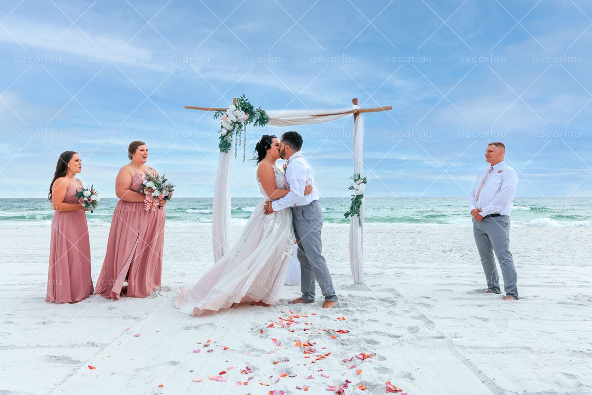 wedding playa WM — Postimages