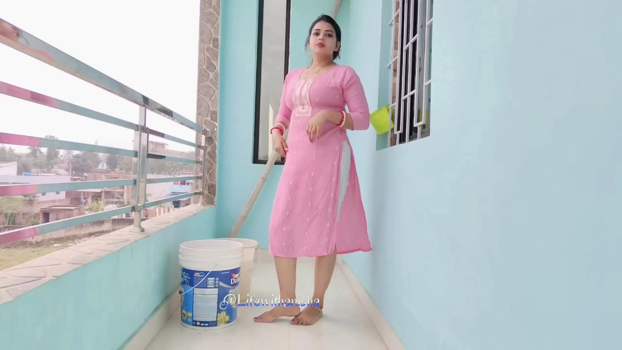 Desi Busty Girlhuge Boobs And Cleavage Show While Cleaning In Pink Dress
