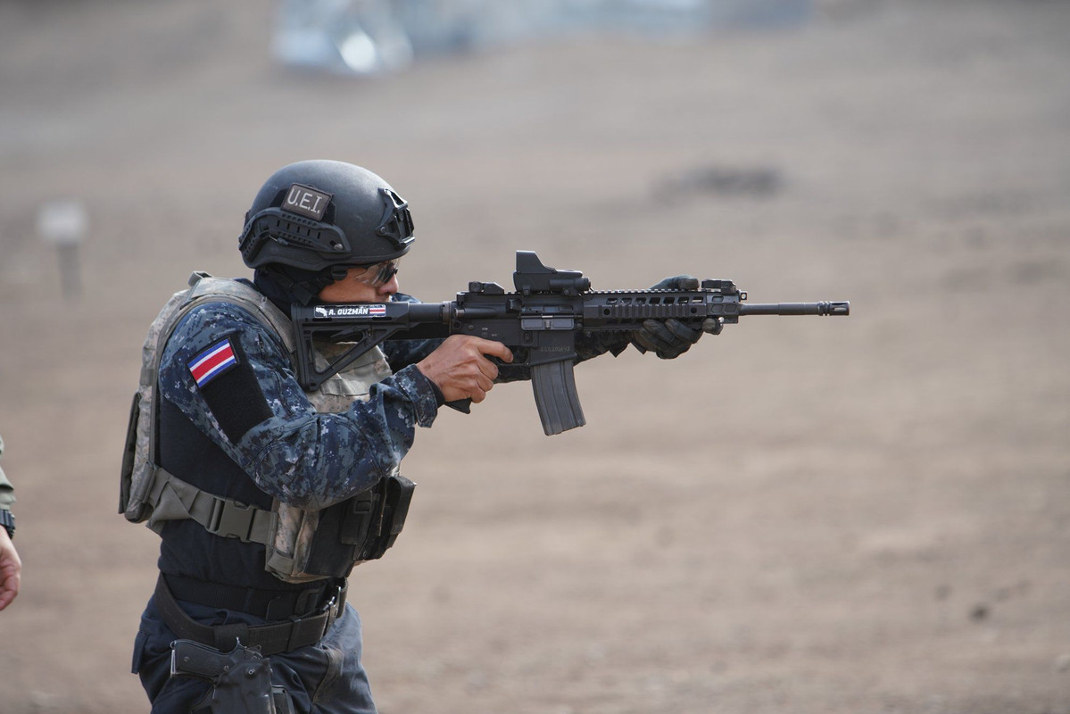 Fuerzas Comando Chile Sniper Event A035 — Postimages