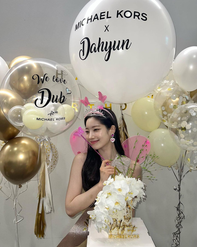 2023 05 27 dahhyunnee post 5 — Postimages