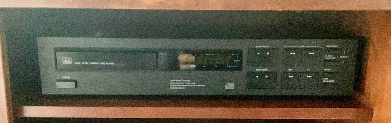 The STILL working vintage CD Player thread - pictures, comments ...