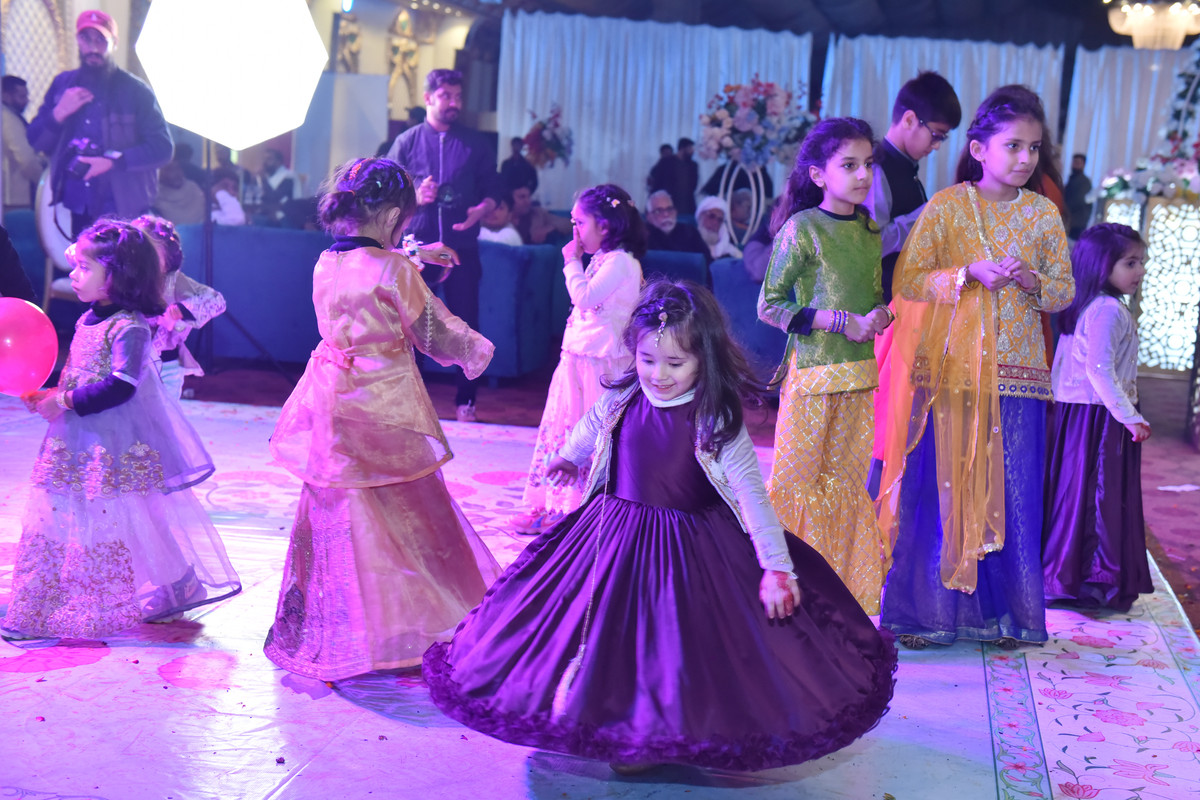 IR STUDIO AND BEAUTY SALOON (376) — Postimages