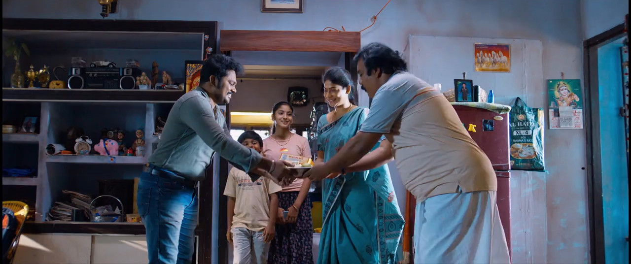 Download Middle Class (2025) [WebRip Tamil] ESub 480p 720p - MoviesFD