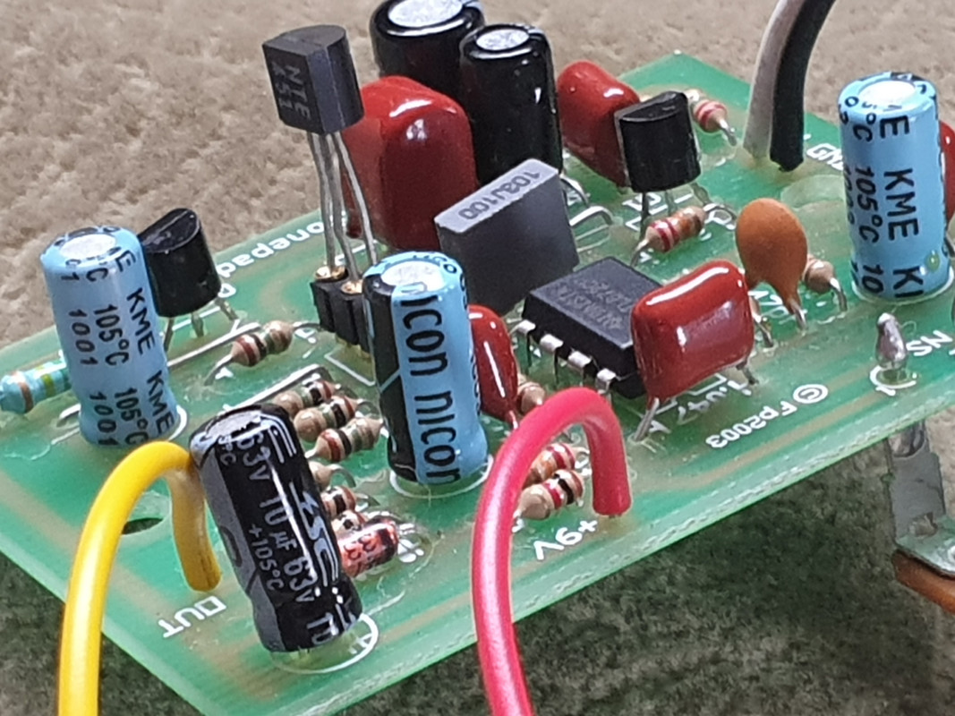 Callate 2 (MXR Gate)