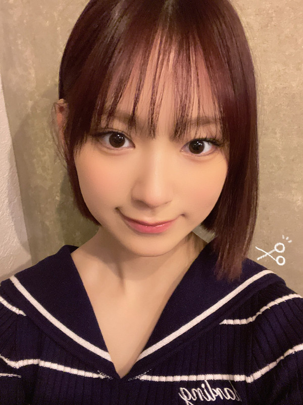 Gl CK LHao AAWv2 V — Postimages