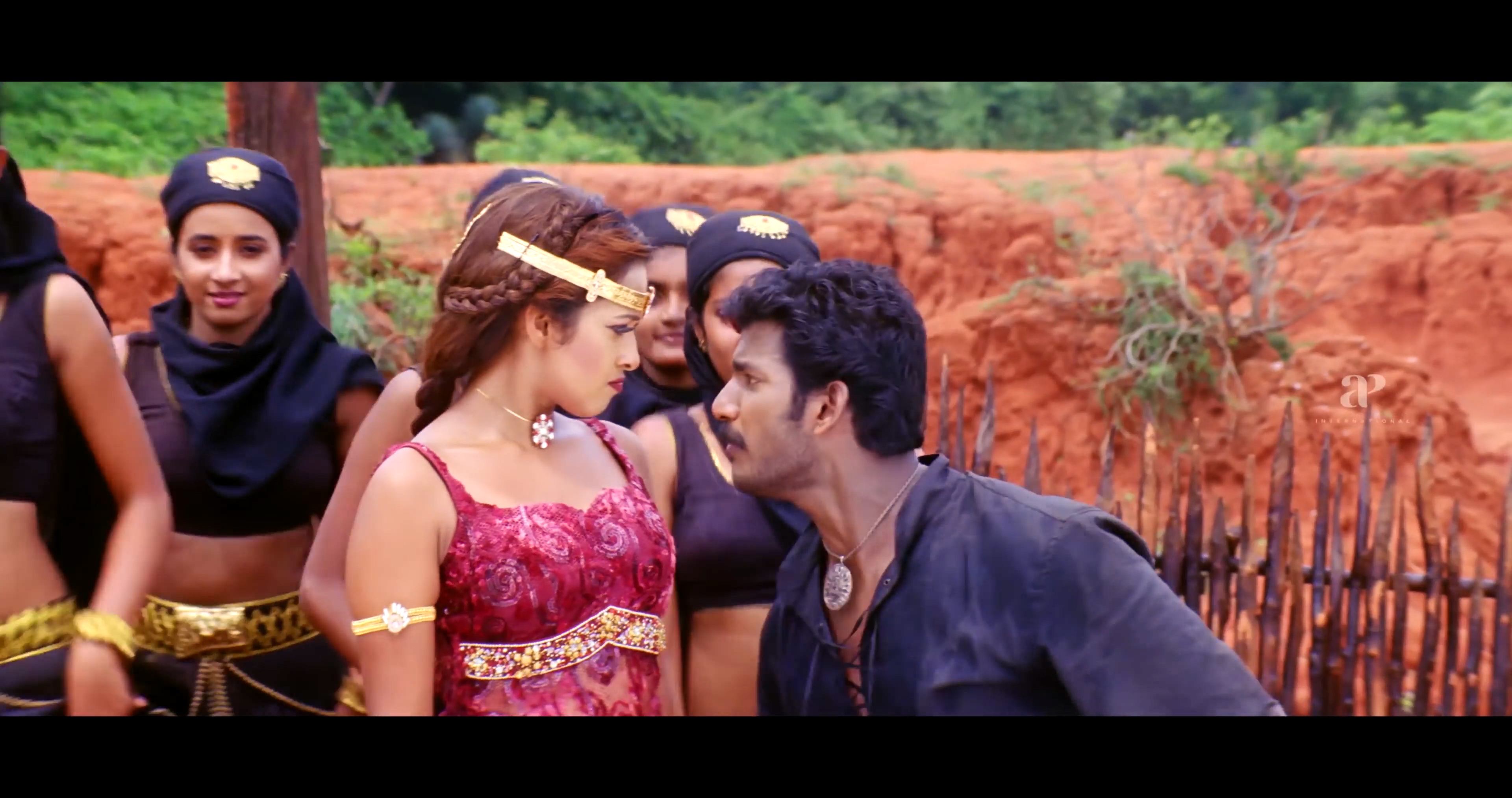 Aariya Udhadugal Video Song 4 K Chellame Movie Songs Vishal Reema Sen ...