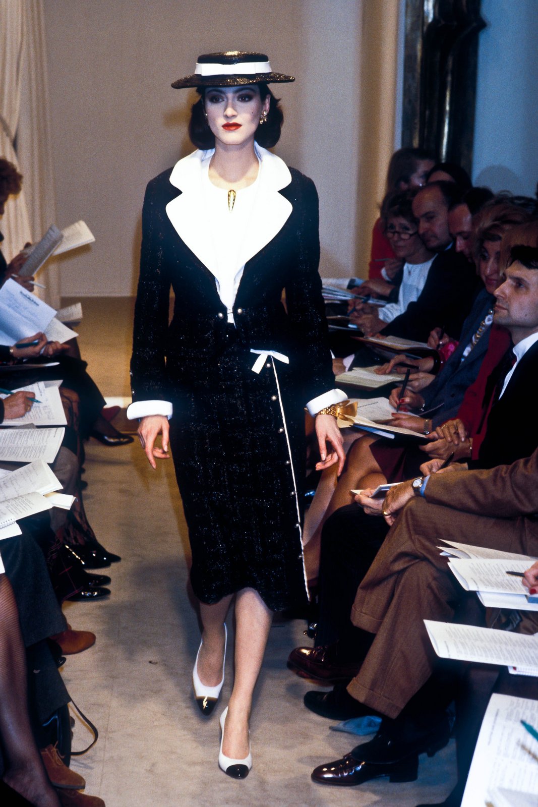 Fashion Classic: CHANEL Haute Couture Fall/Winter 1982 | Lipstick Alley