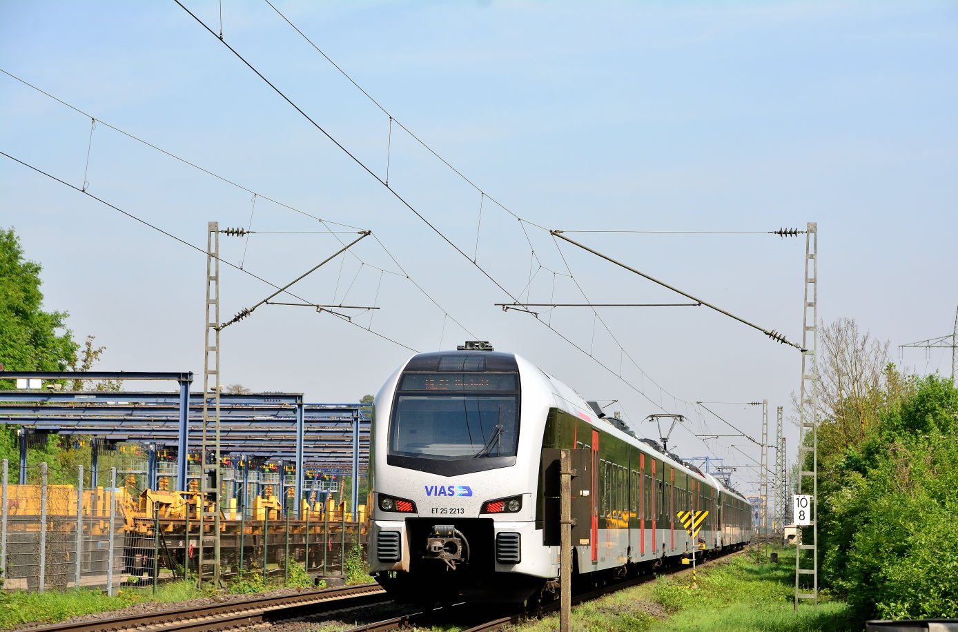 252305 2213 b — Postimages