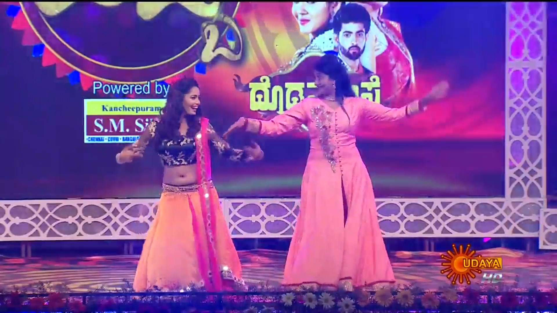 Shobha Shetty Huge Deep Navel Performance mp4 snapshot 06 30 731 — Postimages