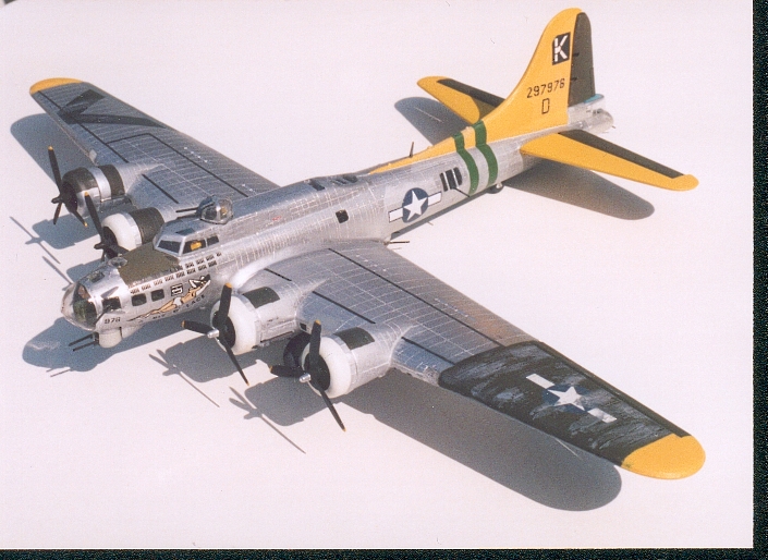 Airfix 1/72 Boeing B-17G Flying Fortress A Bit O' Lace,, 60% OFF