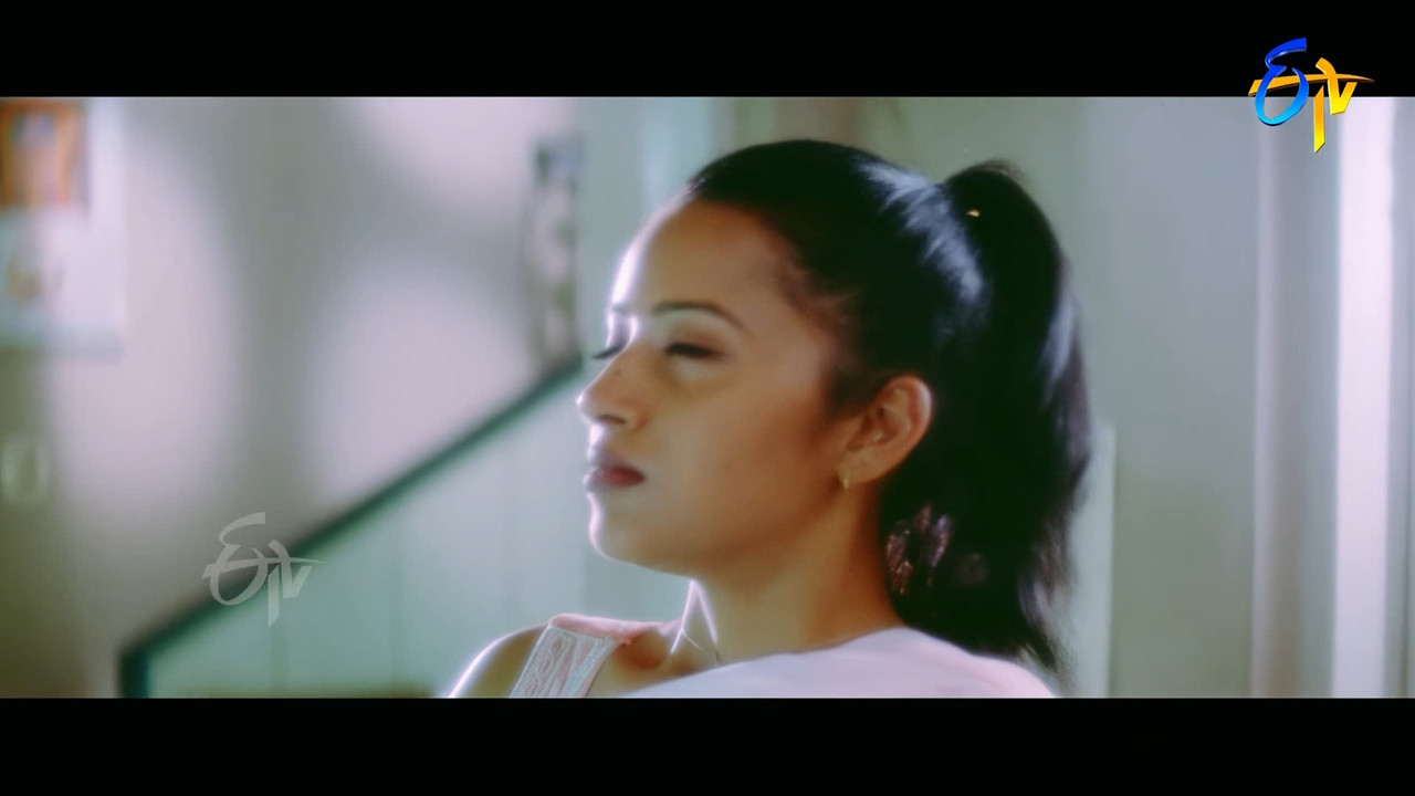 Chitram 2000 Reema Sen Hot Song 1080p mp4 snapshot 00 19 2021 02 25 20 ...