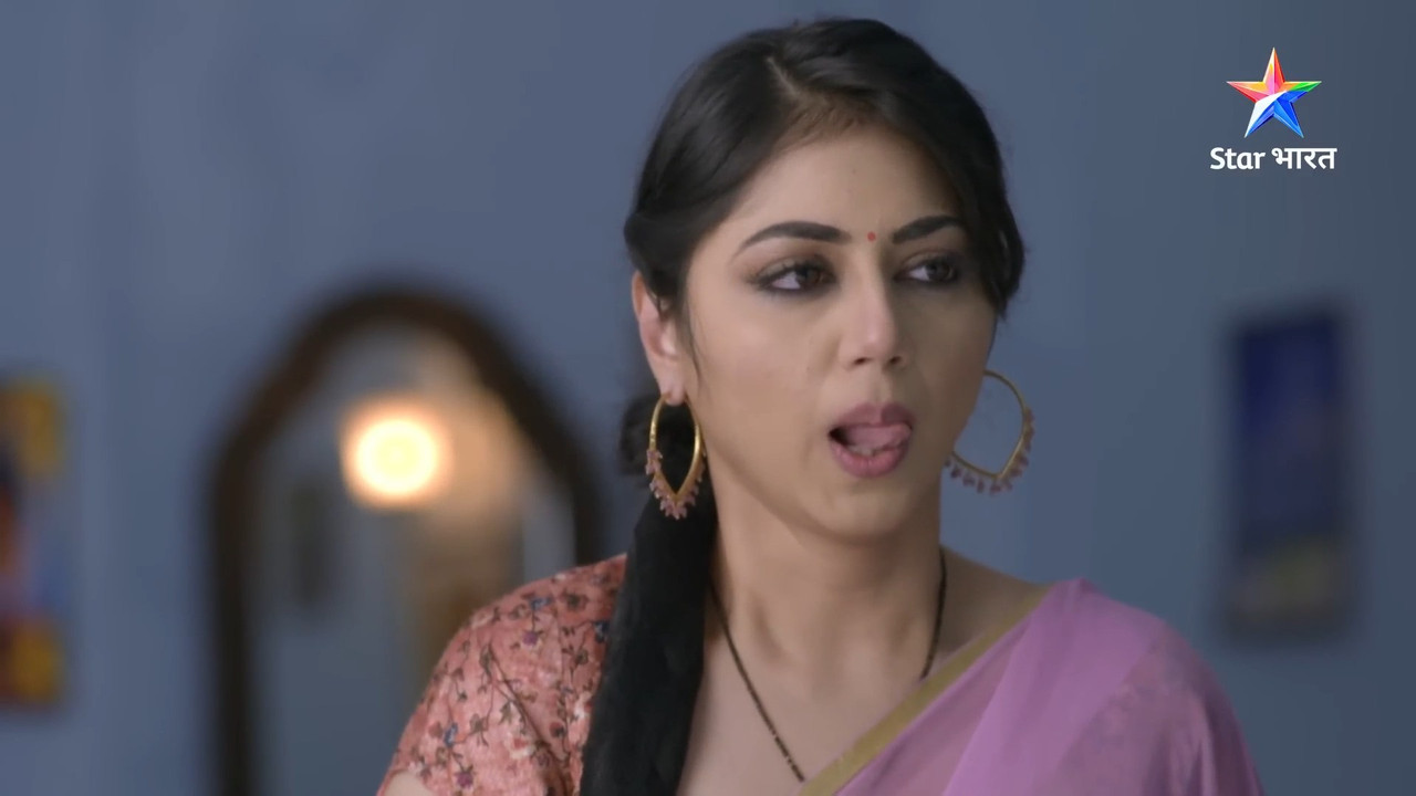 Reema Wohrah Sexy Busty boobs and navel in saree savdhaan india mp4 snapshot 05 19 722 — Postimages