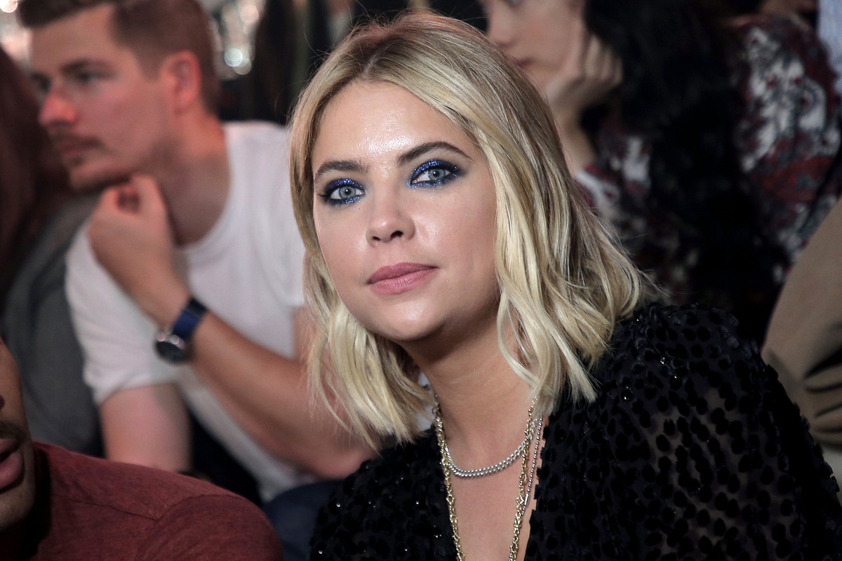 ashley benson isabel marant fashion show in paris 92718 8 — Postimages