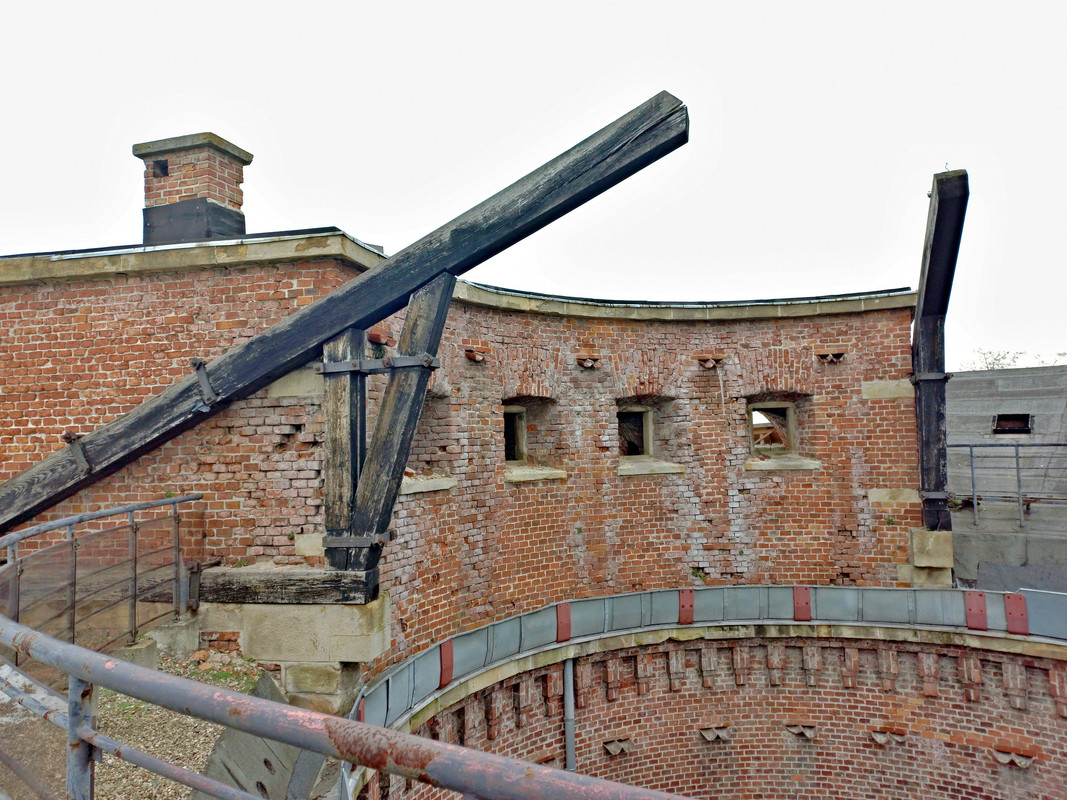 Fort 31 46 — Postimages