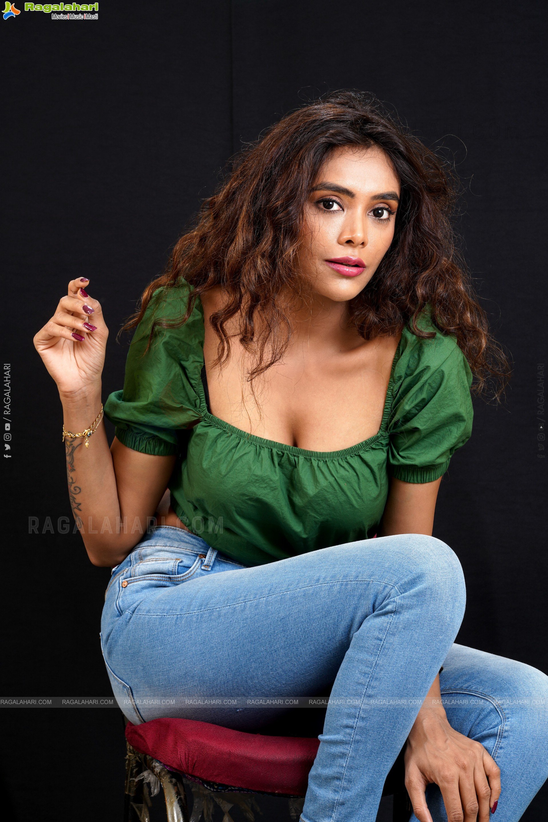deepika chourasia green croptop jeans rps3 — Postimages