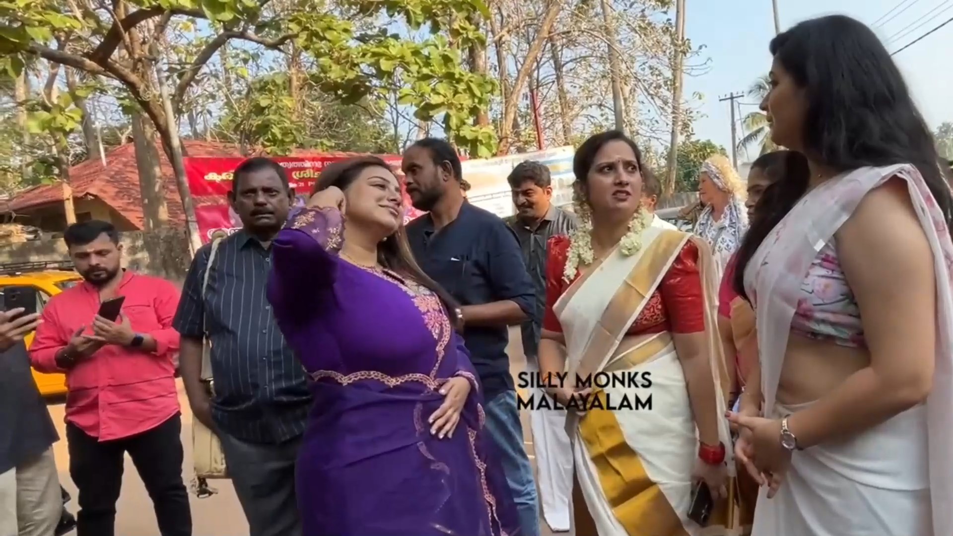 Ksudha Wide Tummy and Big Deep Open Navel Hole , Anna Rajan Huge Tight Tits in Public mp4 ...