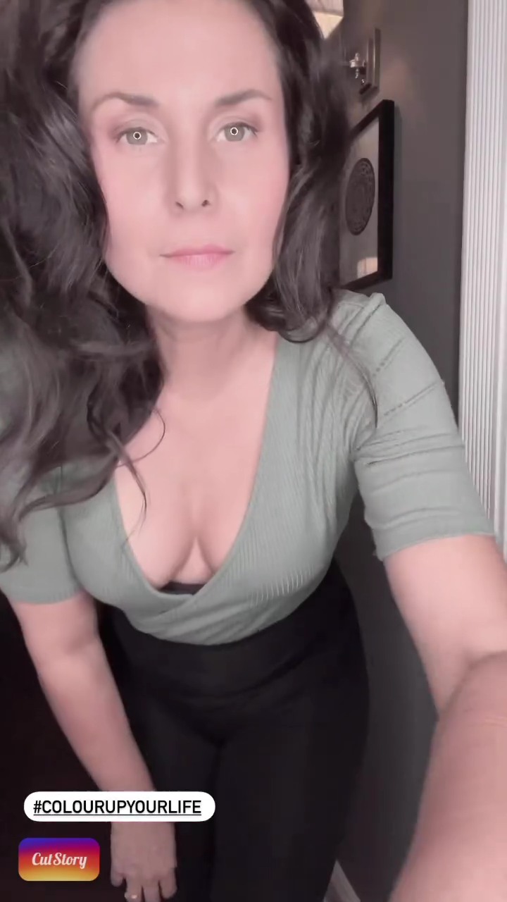 vanessa blumhagen stories 2023 11 21 00 03 720x1280 SC 1 1 2 E49 DB77 D1 F3 F9 FB8 ED7 B145 E894 ...