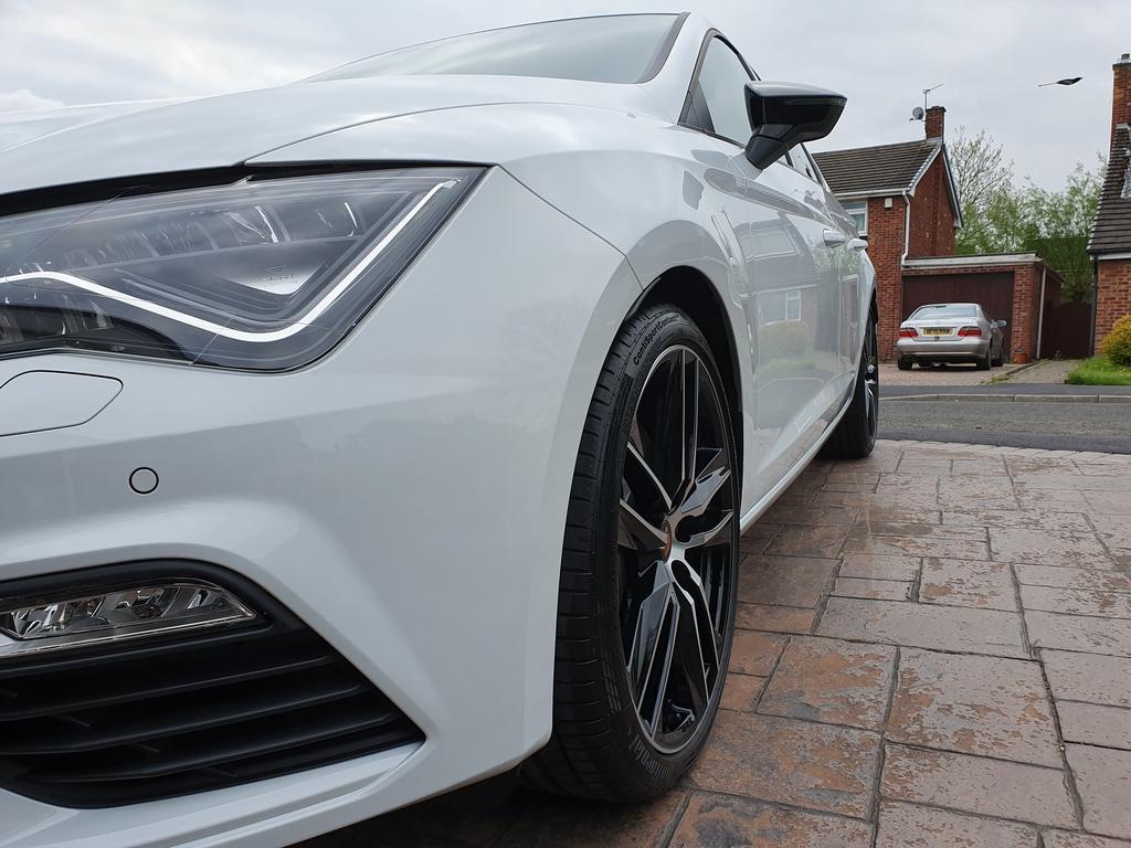 Seat Leon Cupra 290 (MY19) - Nevada White | Detailing World Forum