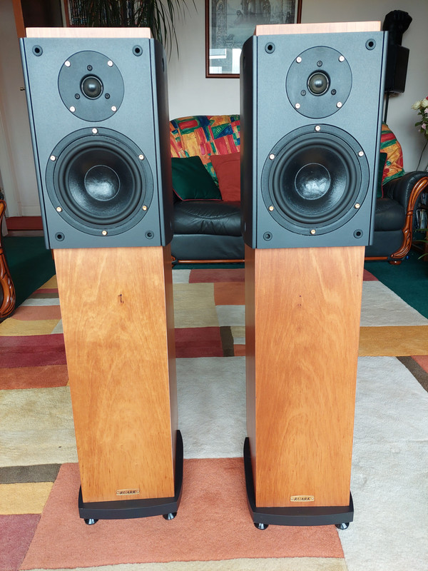 FS - Ruark CL20 speakers in beautiful Cherry