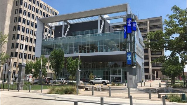 Does anyone find this building attractive? | O-T Lounge