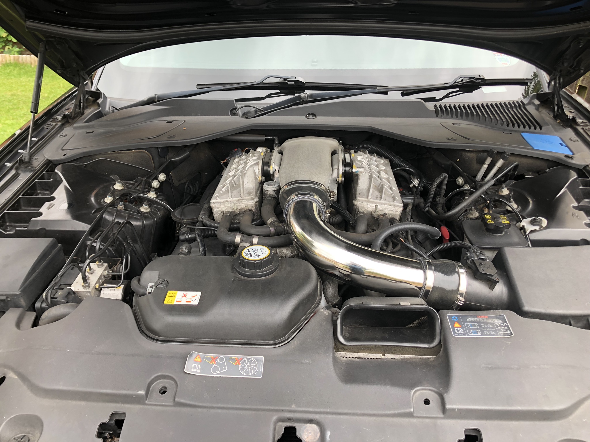 XJR engine bay — Postimages