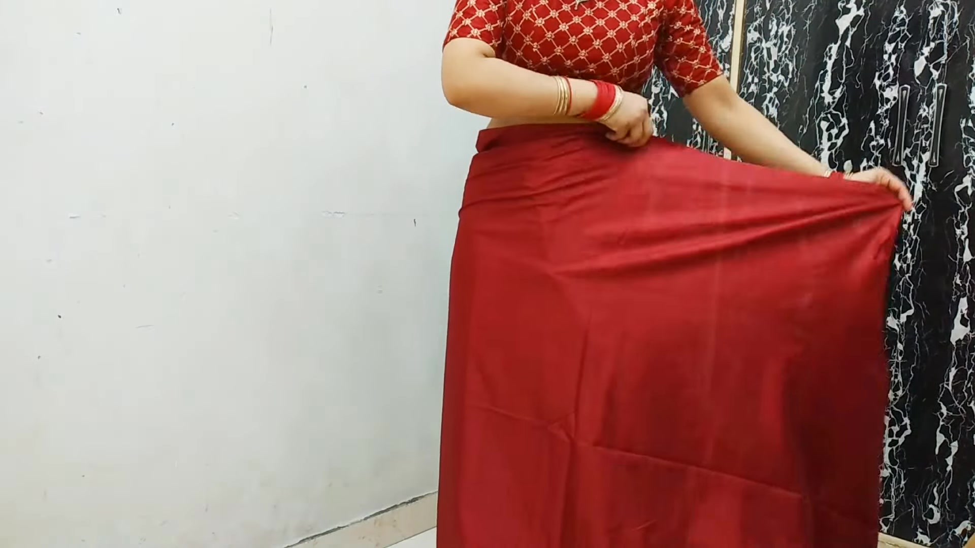 How To Wear Heavy Work Saree For Brides Saree Style with Dupatta Saree ...