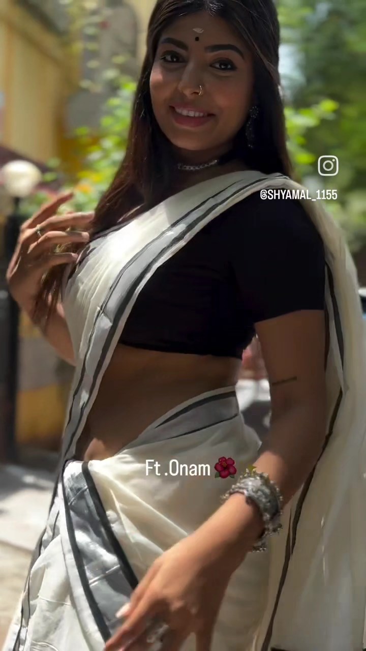 hot malayali lgirl big deep open navel in set saree mp4 snapshot 00 20 920 — Postimages