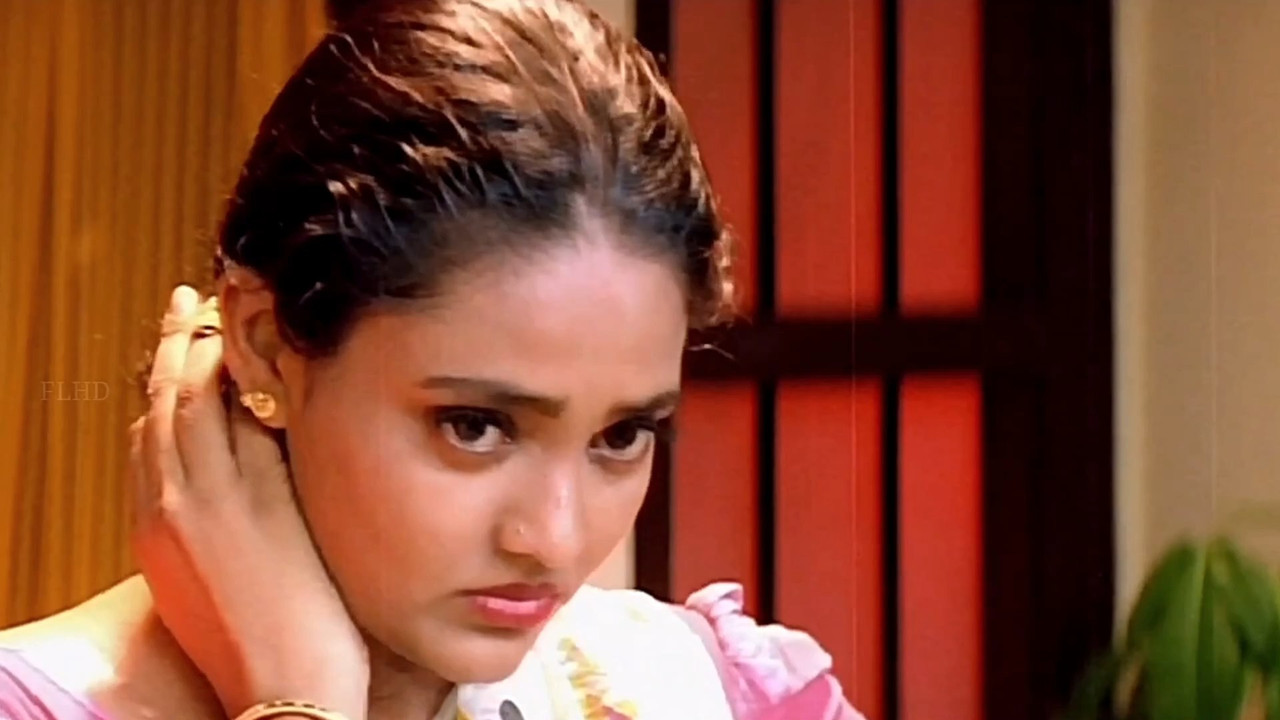 Young Ranjitha Sexy Hot Navel Hole and Boobs in Pink White Saree mp4 snapshot 00 47 550 — Postimages