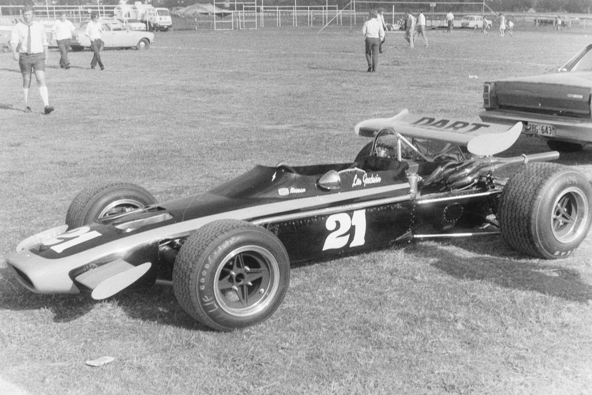 7121 R5 BW 2 — Postimages