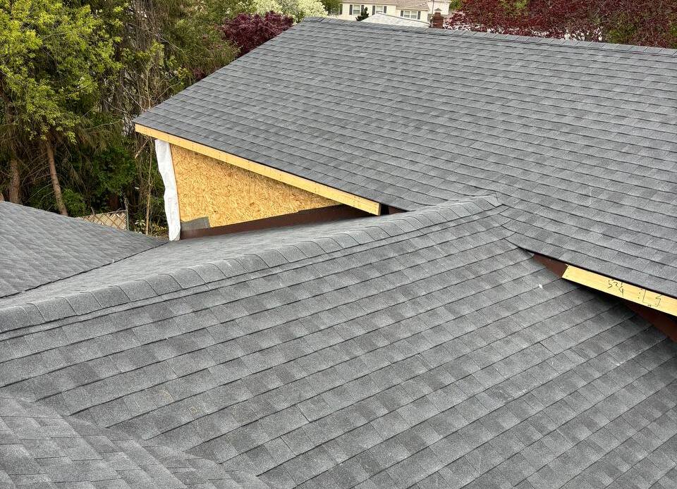 How Long Do Roof Shingles Last? 30-Year, 50-Year & Lifetime Guide ...