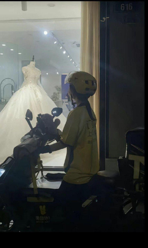 1 C7414 CC AA89 437 B A947 83169 FB8052 C — Postimages