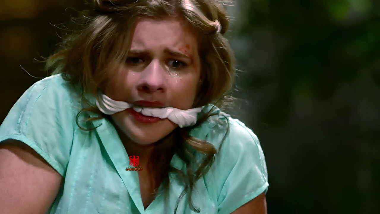 Jenna Boyd 12 Runaway 2014 — Postimages