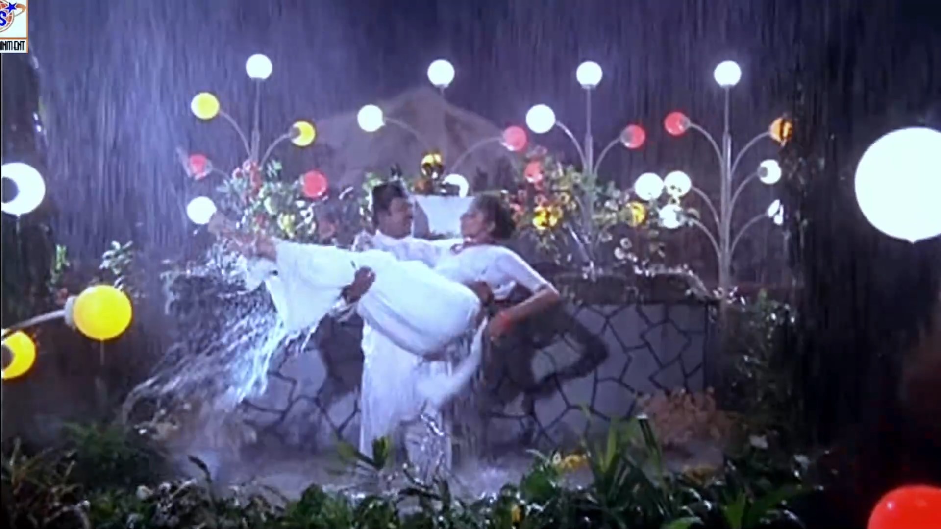 Navel Queen Shobana Big Wide Deep Navel Scenes from Siva Movie mkv ...